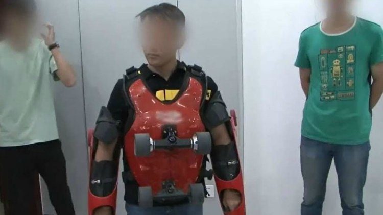 Man Beats Rush Hour Traffic With Homemade Roller Skate Suit