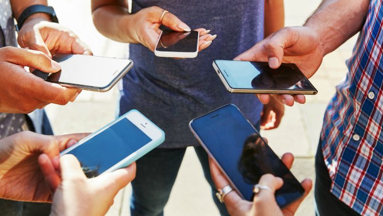 Social Media Is A Major Waste Of Time According To Study - Mandatory