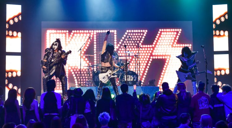 These 12 Legendary Bands Are Still Touring - Mandatory