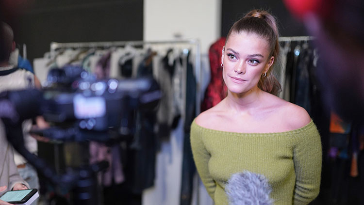 Nina Agdal Brightens Up Your Day With Her Instagram Smiles - Mandatory