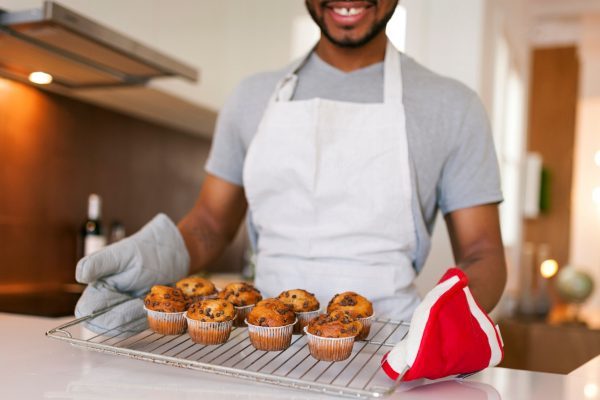 6 Easy Stress-Bake Recipes That Ease Your Mind (And Energize Your Body)
