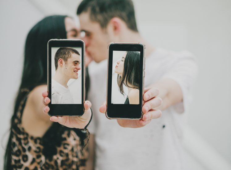 Mandatory Dating Guide For Starting Every Relationship From Your Phone