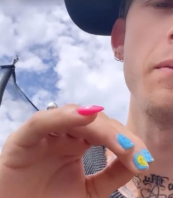 Machine Gun Kelly Launching Unisex Nail Polish Brand (If This Is What ...