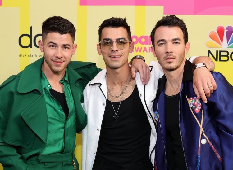 The Jonas Brothers Challenge Hemsworths to UFC Fight