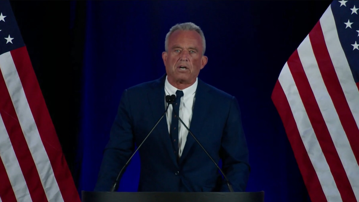RFK Jr. Announcement Endorsing Trump Is a 'Betrayal,' Says Kennedy ...