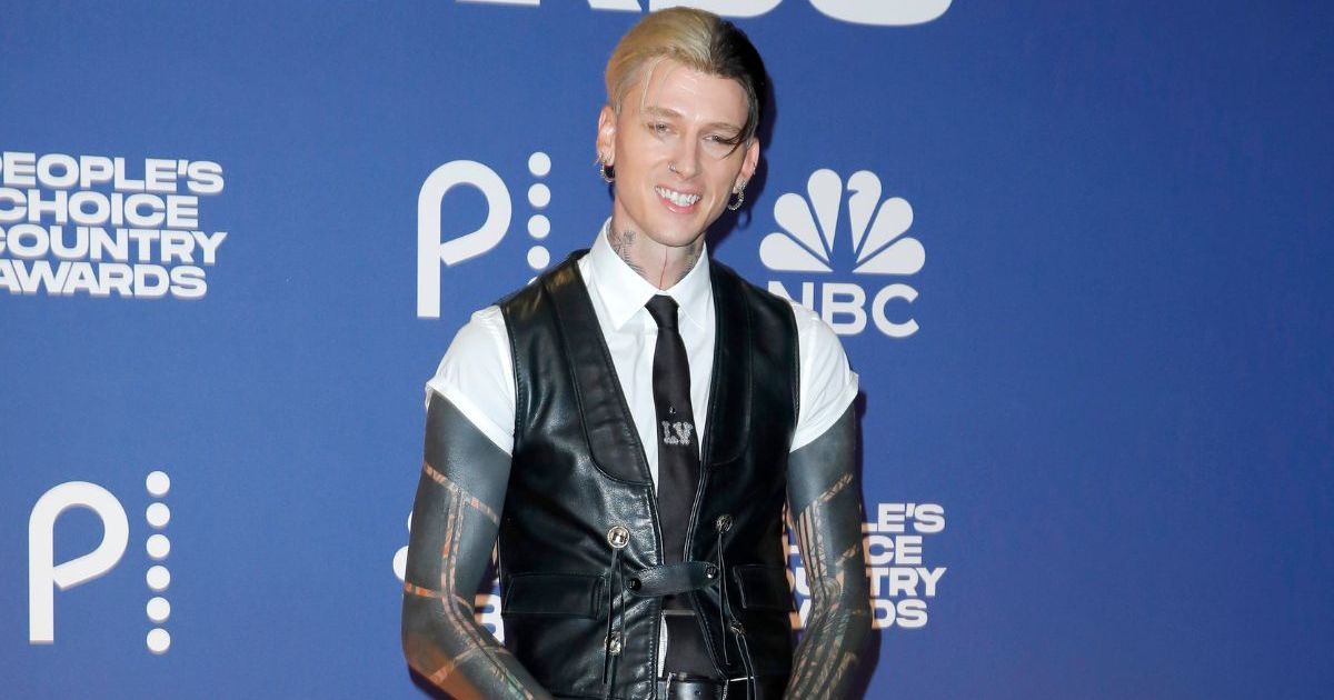 Machine Gun Kelly on Sobriety Journey: ‘Not in a Haze Anymore' - Mandatory