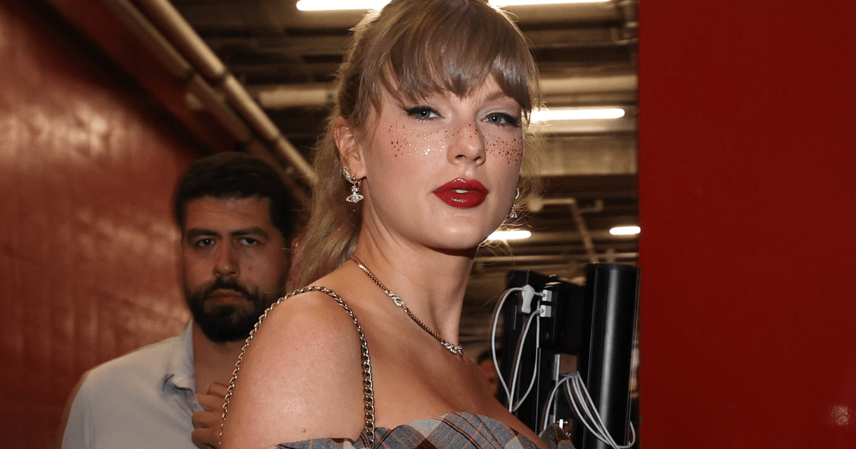 Where to Get Taylor Swift's Viral Glitter Freckles Tattoo - Mandatory