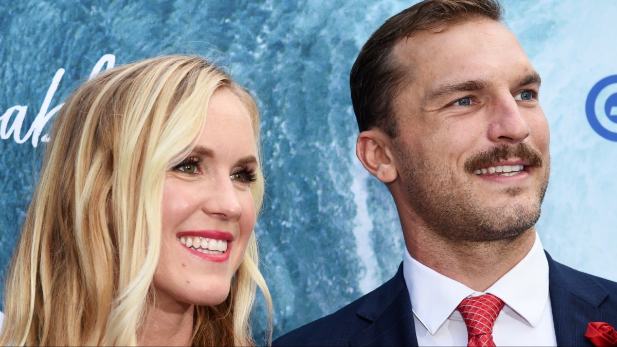 Who Is Bethany Hamilton’s Husband, Adam Dirks, & What Is Their ...