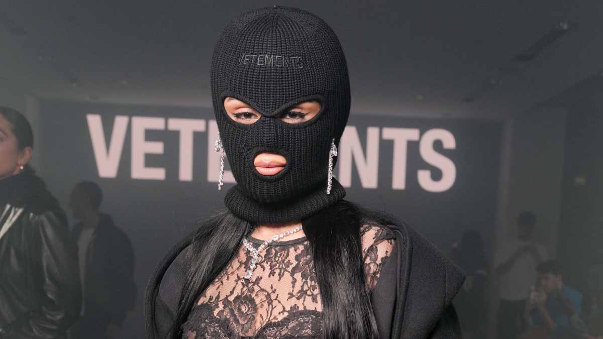Camila Cabello's Ski Mask Adds a Mysterious Edge to Paris Fashion Week ...