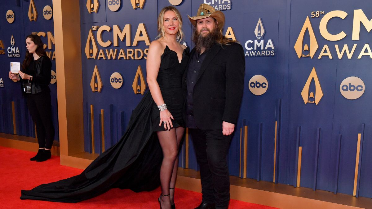 Here’s Why Chris Stapleton Apologized To Wife Morgane at 2024 CMA ...
