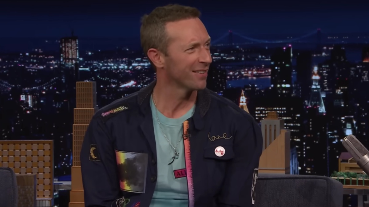 Here’s What Happened to Chris Martin at Melbourne Stage - Mandatory