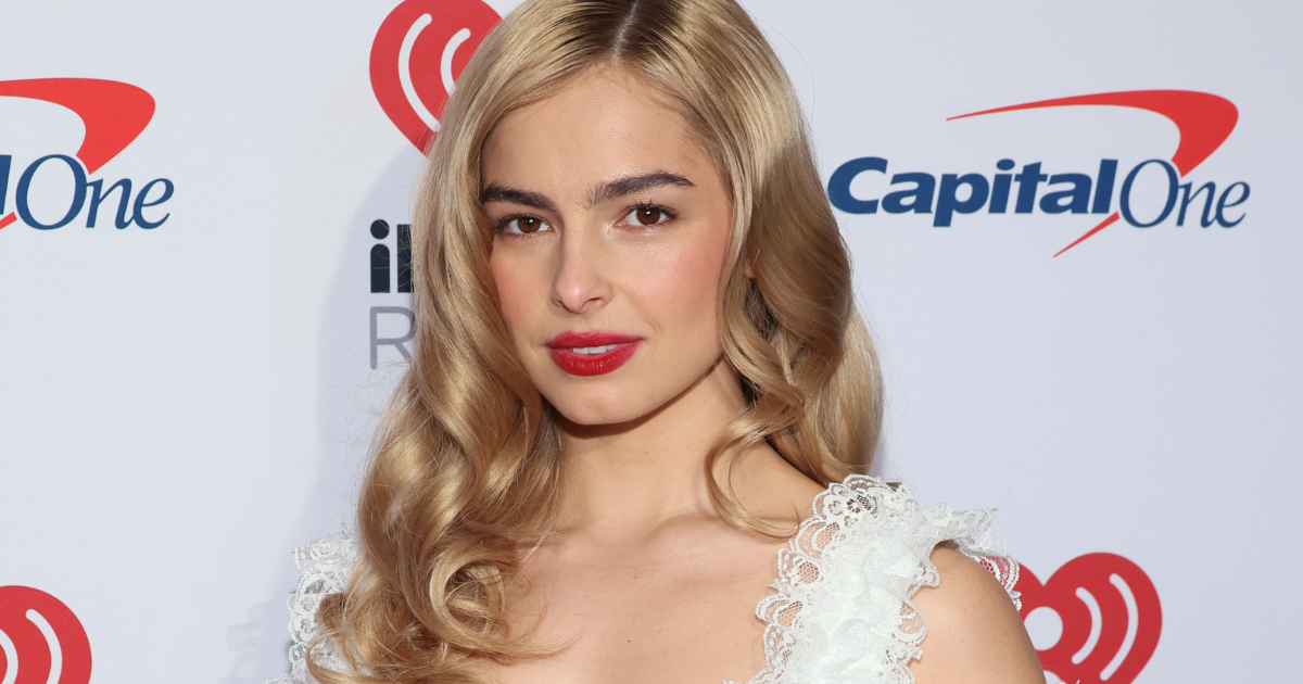 Addison Rae Keeps White Christmas Vibe Alive in New iHeart Photos ...