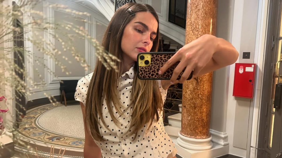 Addison Rae Makes a Splash in Risqué Apron-Like Outfit at a Car Wash ...