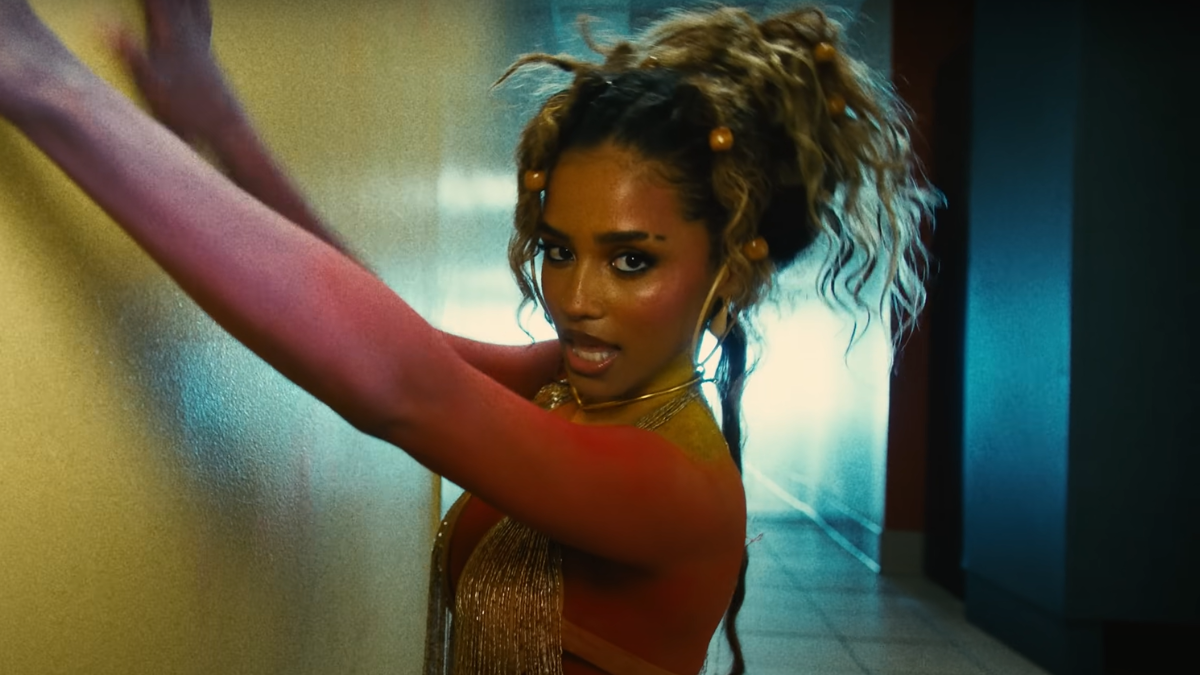 Tyla Pumps up the Beat in Lace Bralette & Micro Miniskirt at BMAs 2024 - Mandatory