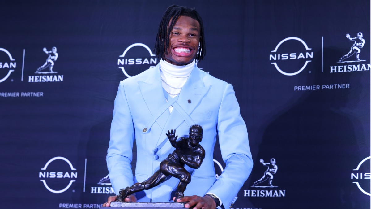 Who Is Travis Hunter's Fiancée, Leanna Lenee & What Is Their ...