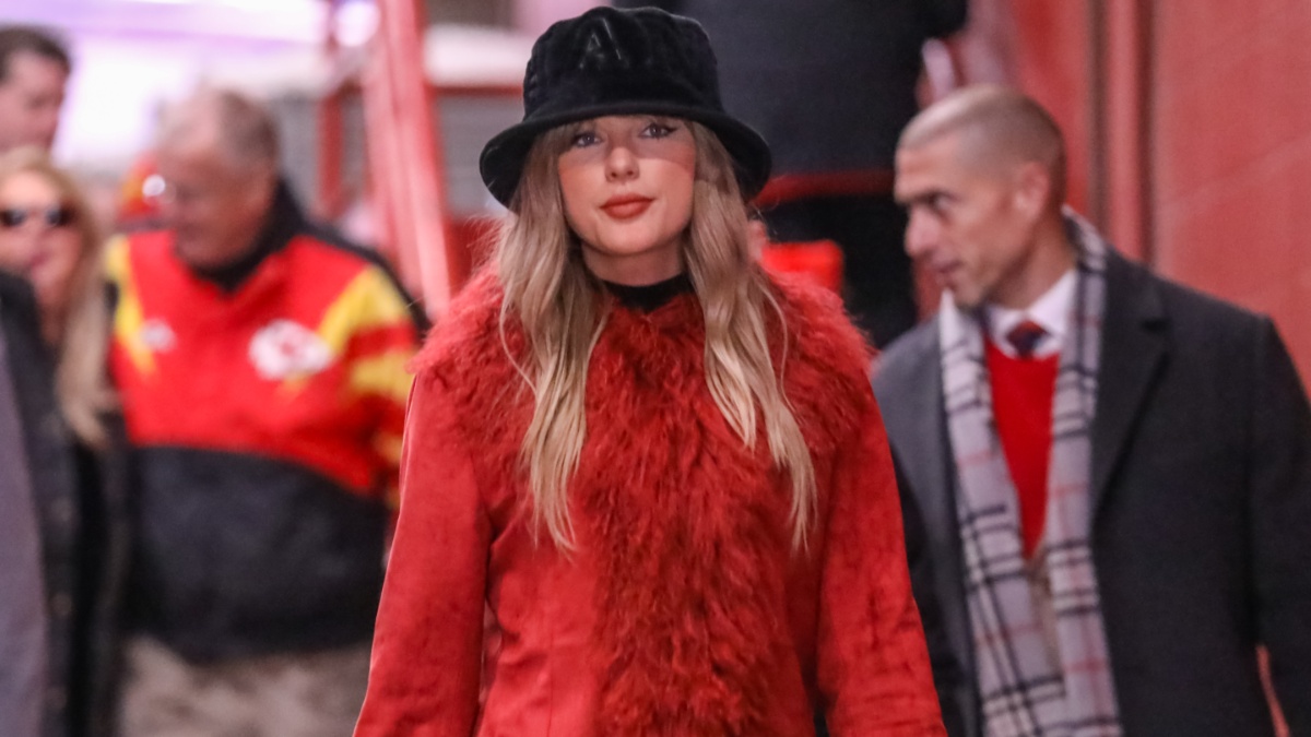 Taylor Swift 'Body Double' Confusion at Chiefs Christmas Game Explained