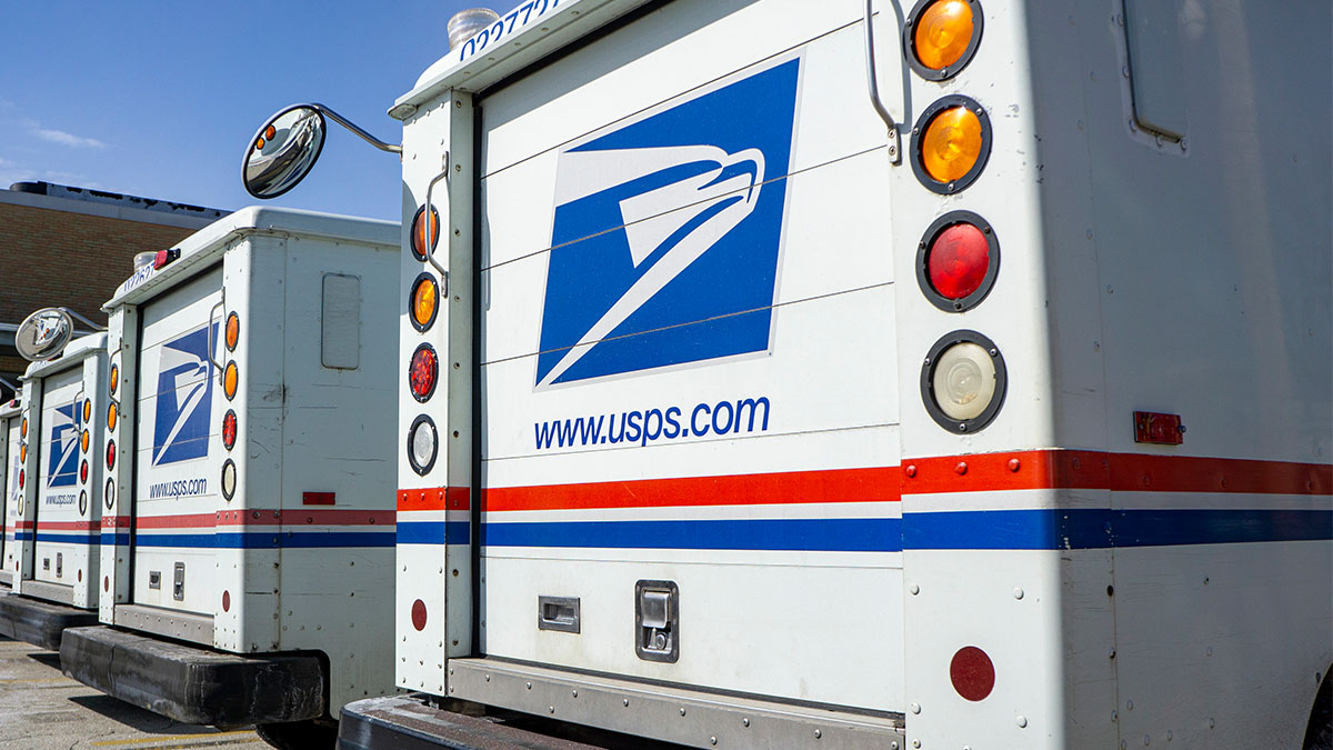 Trump Allegedly Studying Privatizing USPS, But He Might Run Into Legal ...