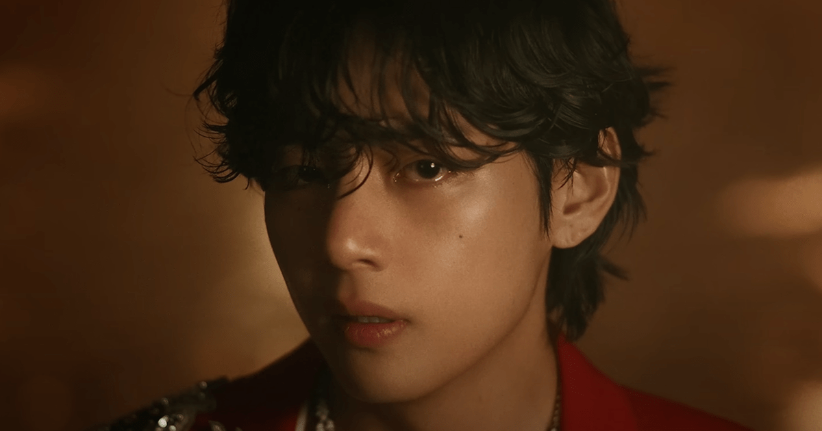 Kim Taehyung (V) shares throwback photos of dog Yeontan on Instagram ...