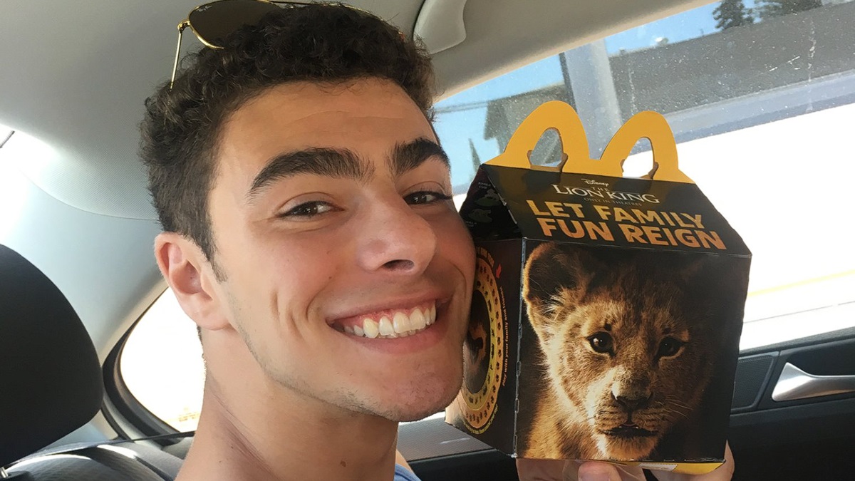 Who Is Luigi Mangione? Age, School & 'Ghost Gun' of UnitedHealthcare ...