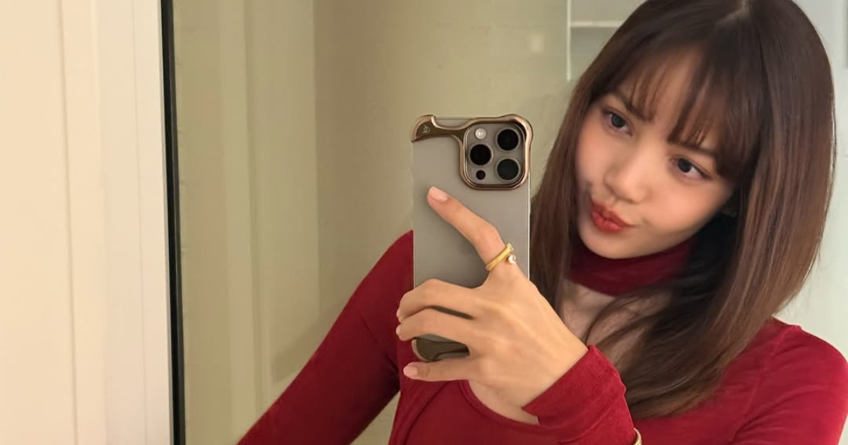 BLACKPINK's Lisa Drops 4 Contrasting Looks on Instagram - Mandatory