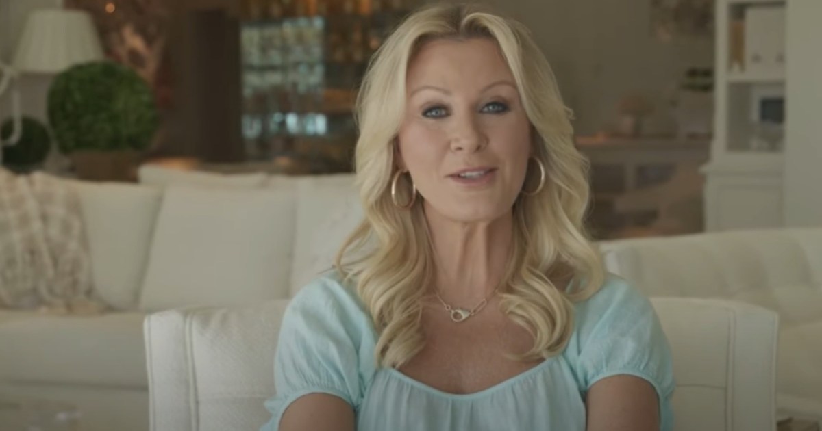 What Happened to Sandra Lee's Malibu House? - Mandatory