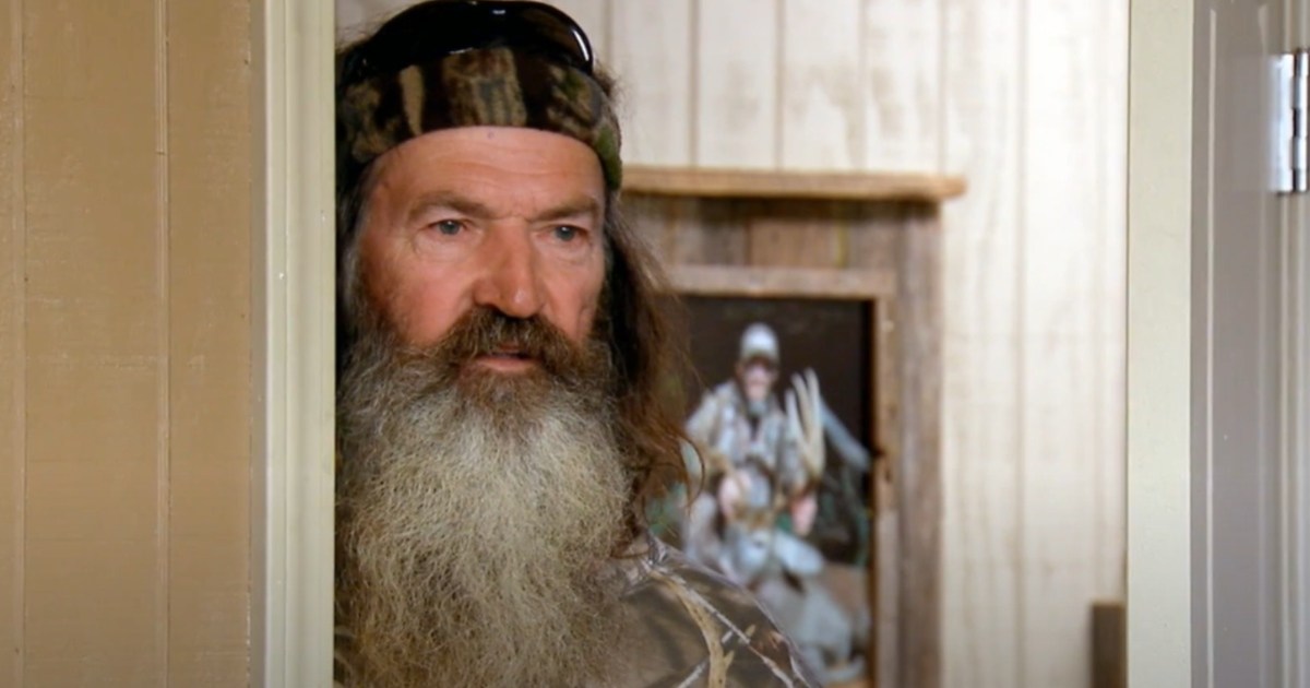 Phil Robertson’s Absence From Duck Dynasty Reboot Explained - Mandatory