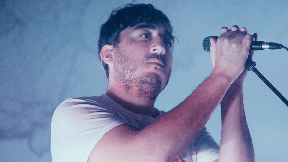 Taylor Swift & Ed Droste’s Twitter 2015 Feud Explained - Mandatory