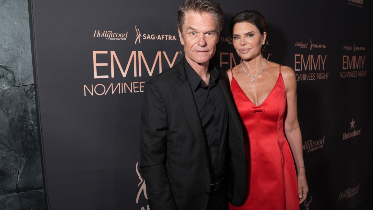 Who Is Harry Hamlin's Wife, Lisa Rinna, & What Is Their Relationship ...