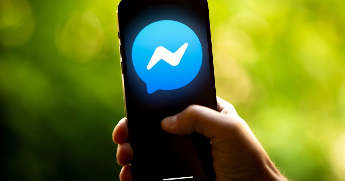 Facebook Messenger Icon Changes Color to Blue - Mandatory