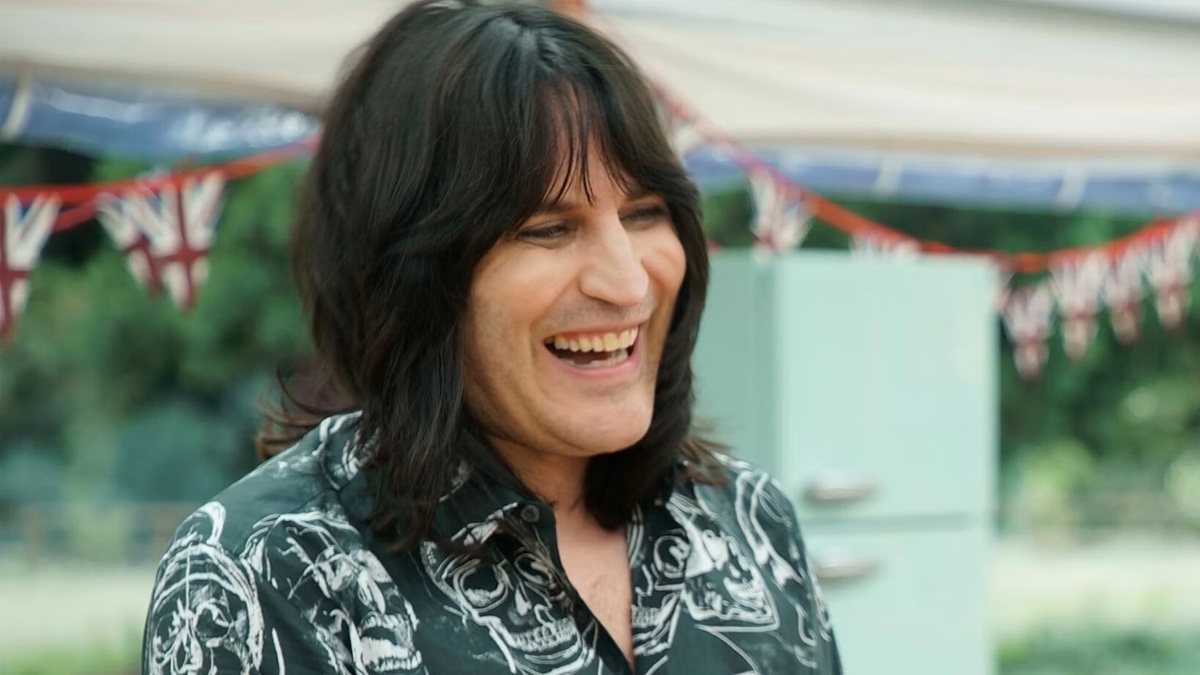 The Great British Bake Off: No, Noel Fielding Is Not Leaving - Mandatory