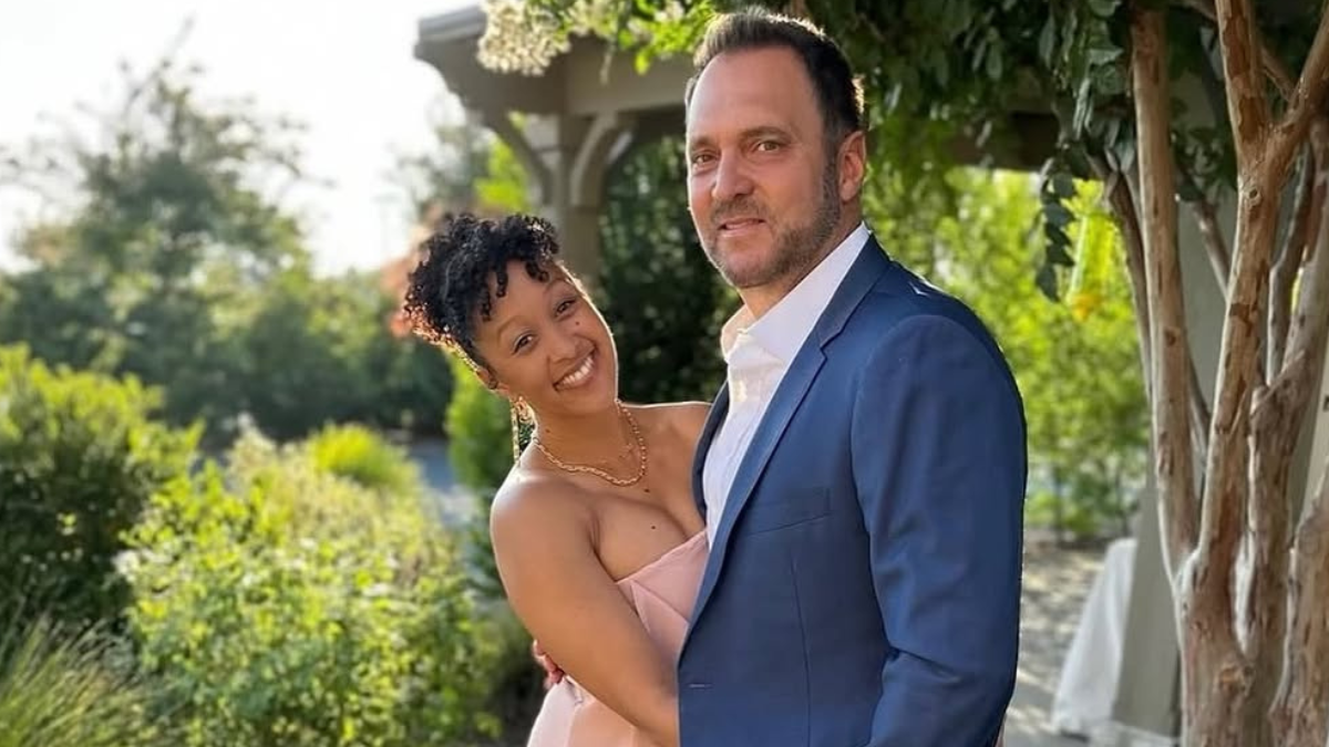 Who Is Tamera Mowry's Husband, Adam Housley & What Is Their ...