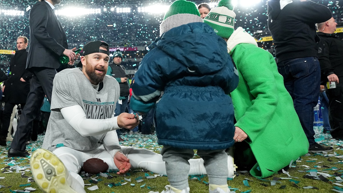 Who Is Jake Elliot's Wife, Annie, & What Is Their Relationship History ...