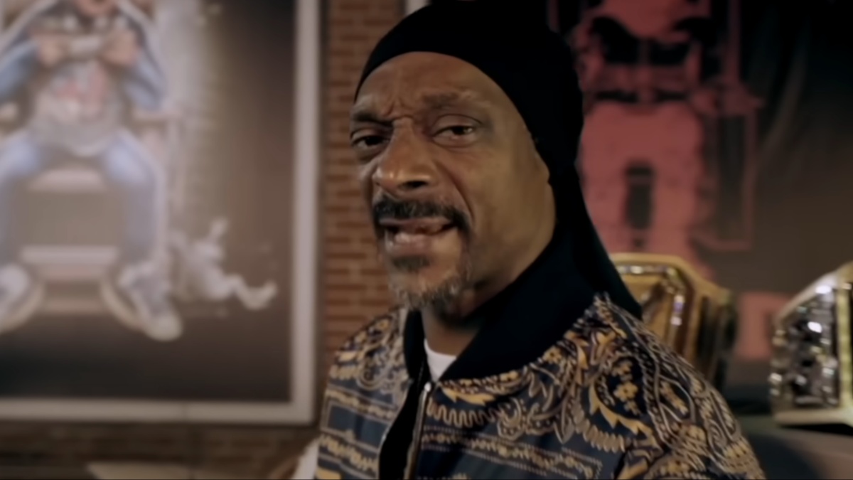 Snoop Dogg Sparks Controversy for Super Bowl Commercial With Tom Brady ...