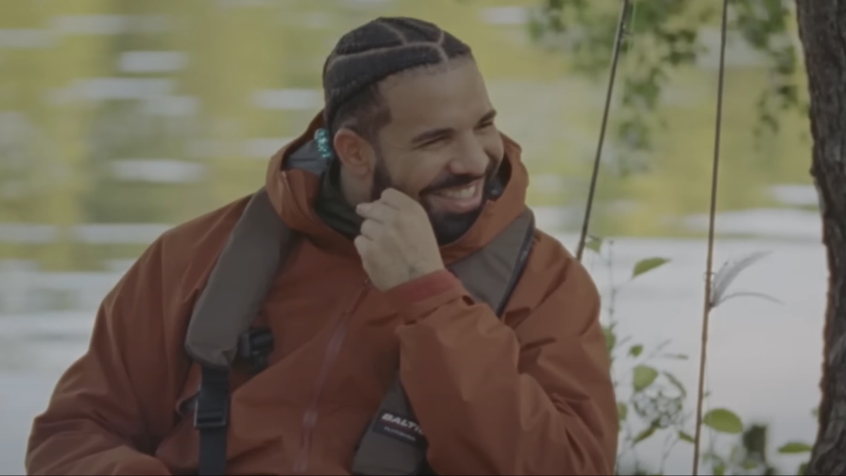 Drake Reacts to Fan’s Bra on Stage: ‘Good God, I’m Taking This Home’