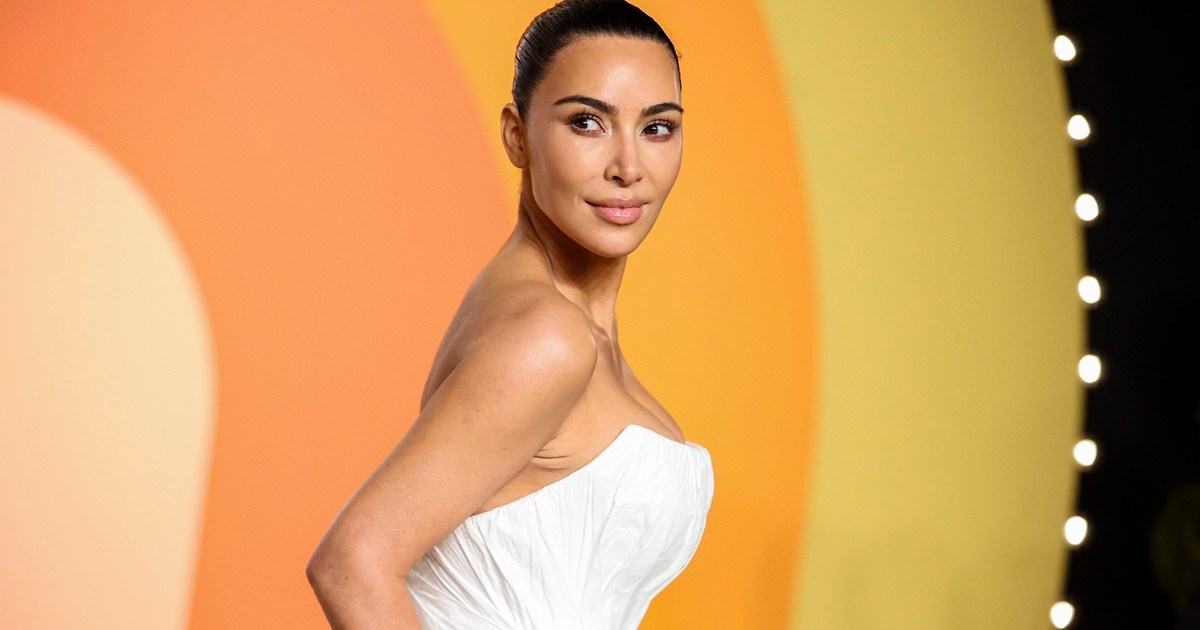 Kim Kardashian Snaps NSFW Photo of Zoe Kravitz’s Oscars Dress - Mandatory
