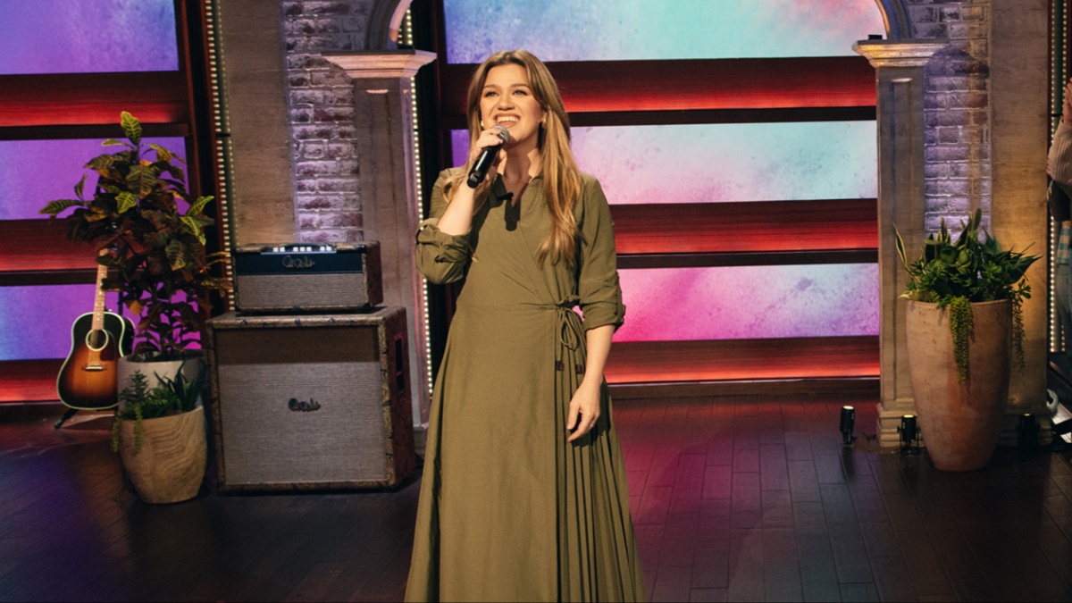 Kelly Clarkson Replaced on Talk Show — Here’s What Happened - Mandatory