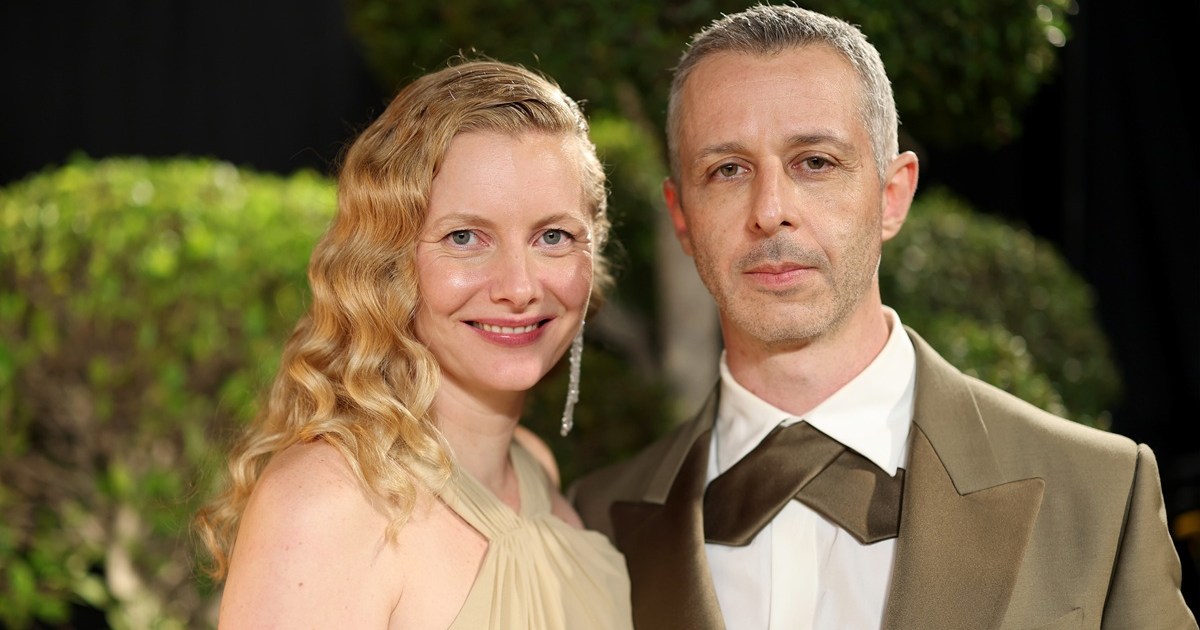 Who Is Jeremy Strong's Wife, Emma Wall & What Is Their Relationship ...