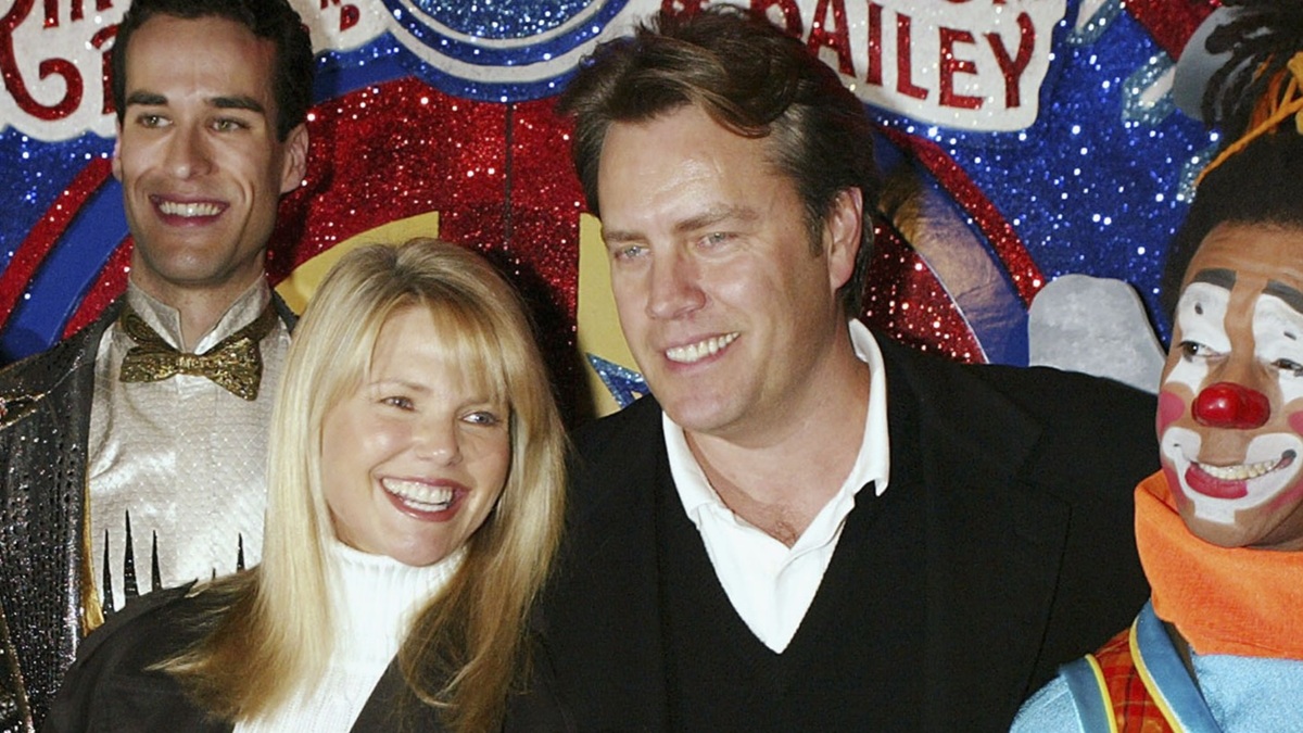 Christie Brinkley Talks About Finding Peter Cook's Affair - Mandatory