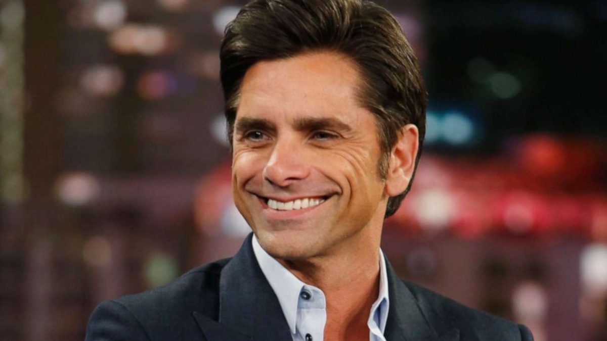 John Stamos Explains His Controversial Mar-a-Lago Appearance - Mandatory