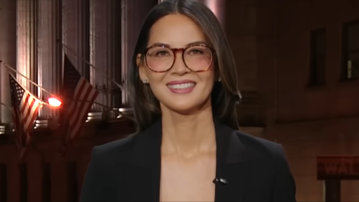 Olivia Munn Roasts Donald Trump In Surprise Return to The Daily Show ...