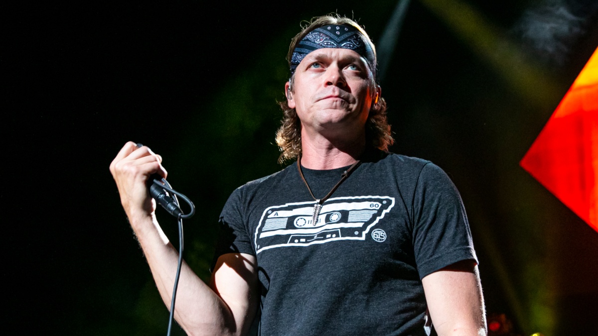 Who Is Brad Arnold's Wife, Jennifer & What Is Her Instagram? - Mandatory