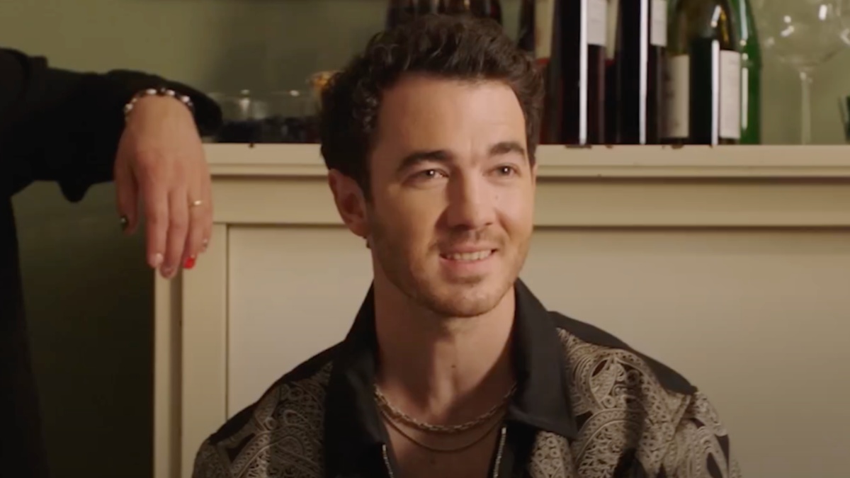 Kevin Jonas Reveals His Real Name on TikTok - Mandatory