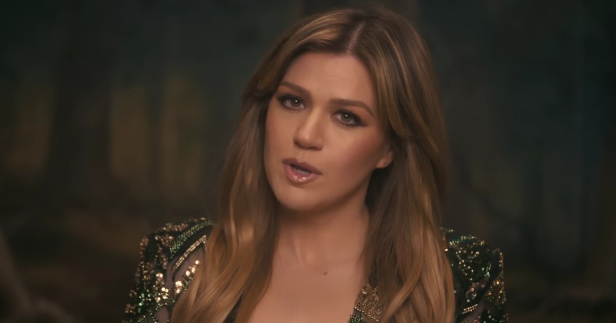 Kelly Clarkson's Dating History Explained - Mandatory