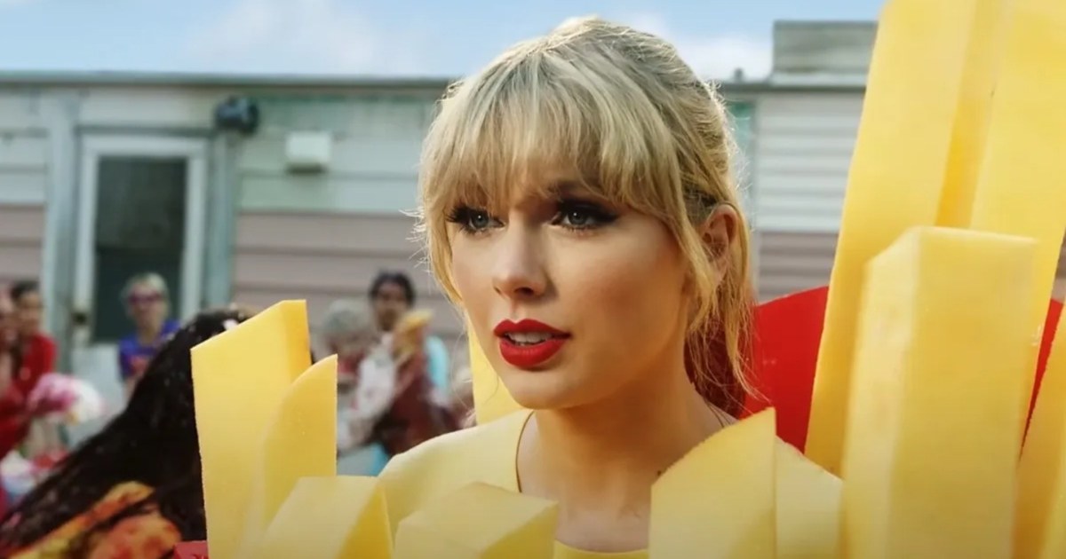 Why Is 'Taylor Swift AMAs 2025' Trending? - Mandatory