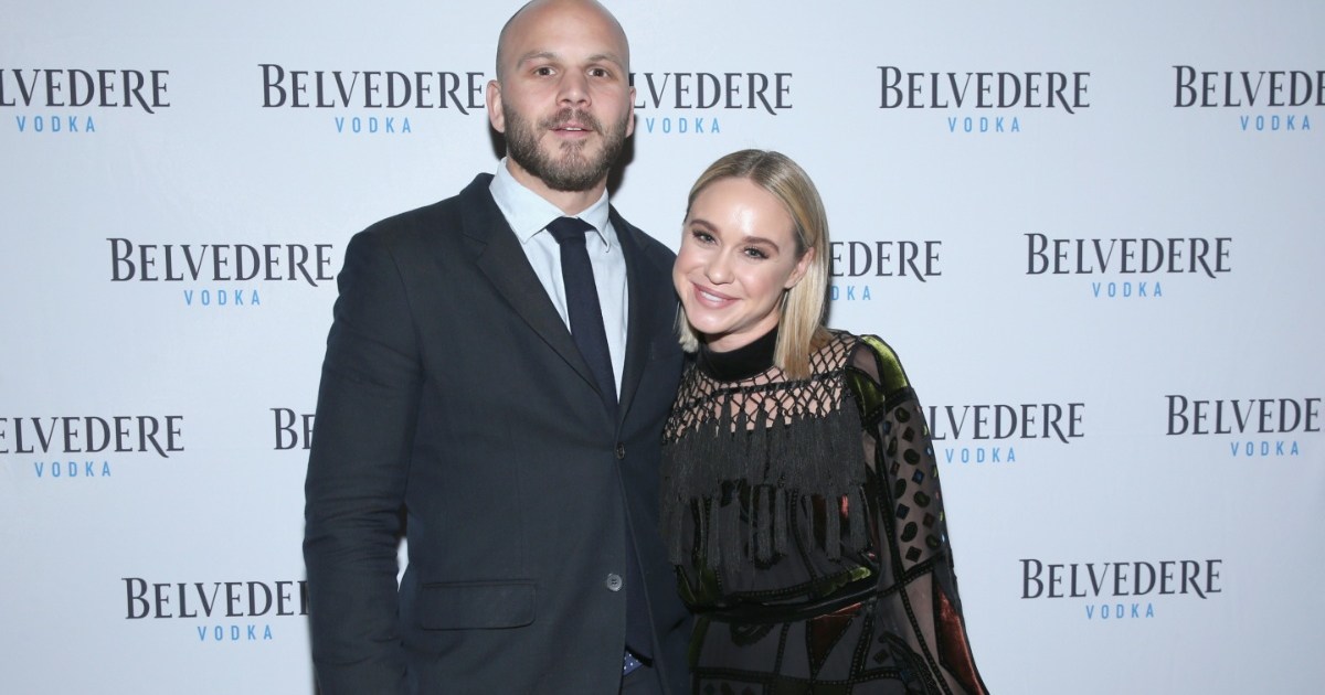 Who Is Becca Tobin's Husband, Zach Martin & How Many Kids Do They Have ...