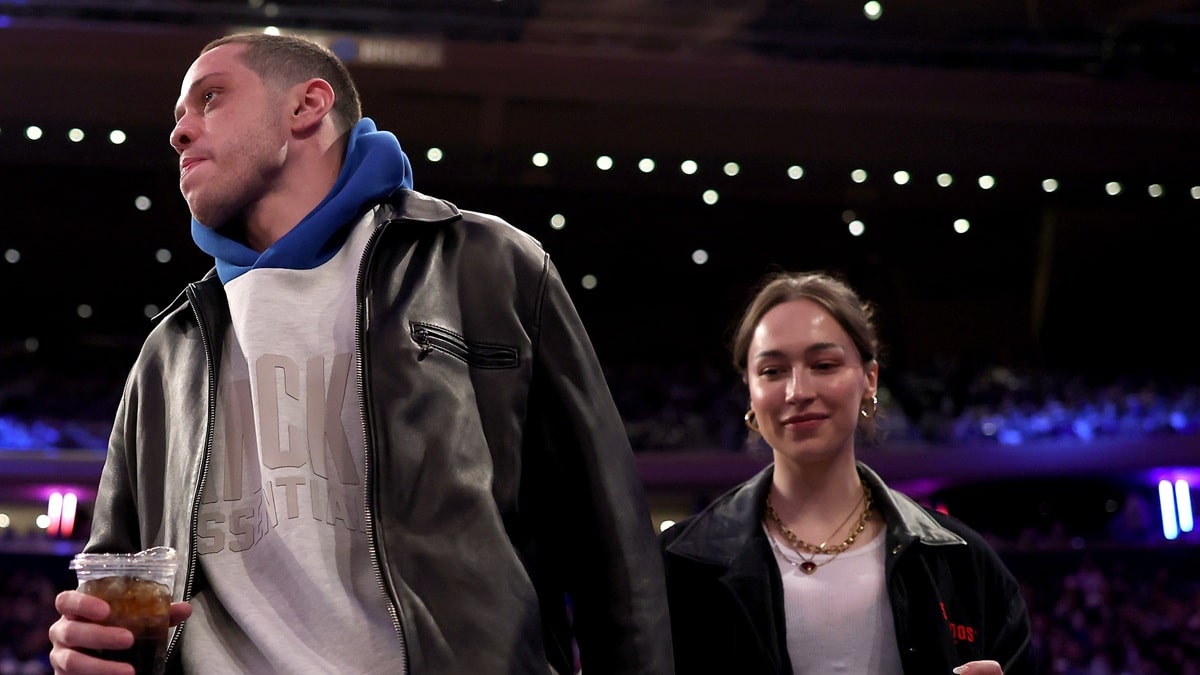 Pete Davidson Reportedly Moves In With New Girlfriend - Mandatory
