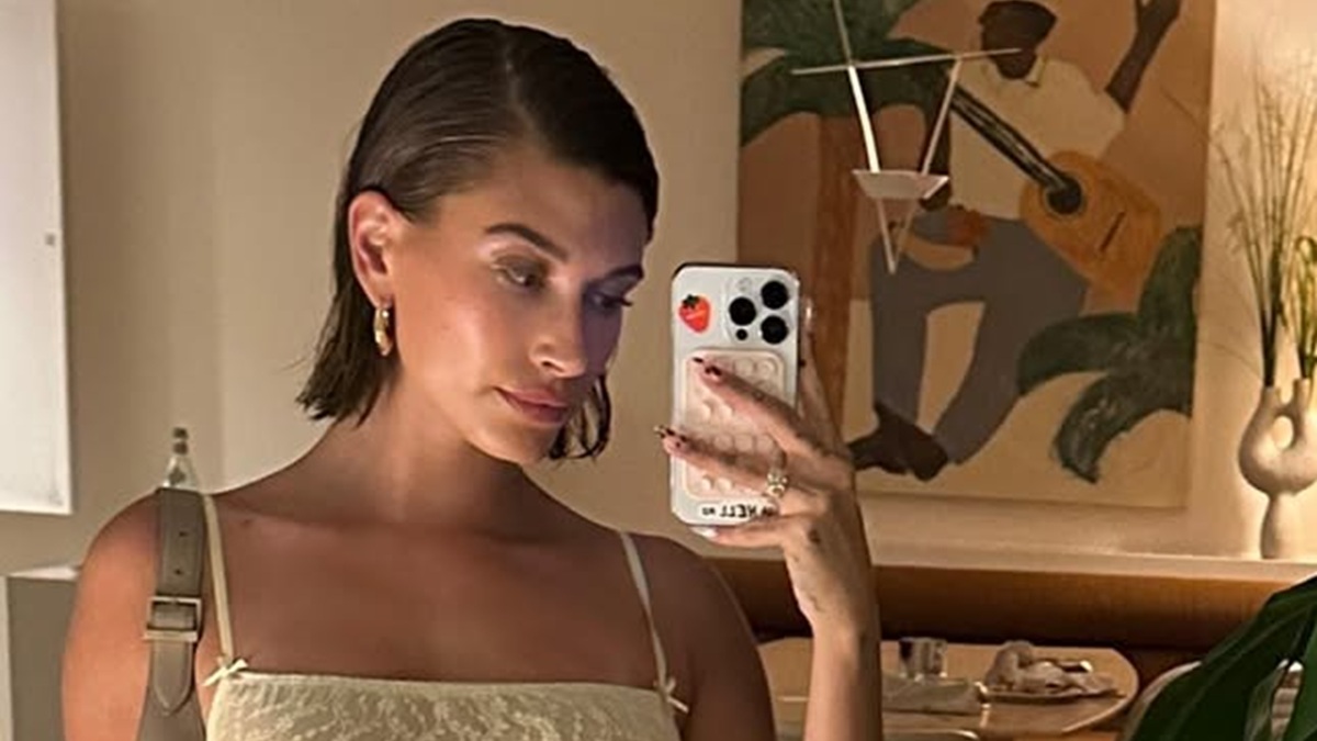 You Will Never Be Able to Buy Hailey Bieber's 'Favorite Perfume ...