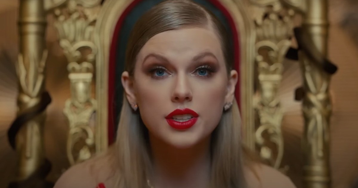 Taylor Swift's Former Cape Cod House Is On Sale - Mandatory