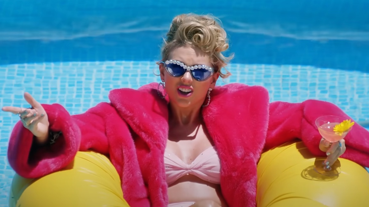 Fans React to Taylor Swift’s New Album Silent Algorithms Rumors - Mandatory