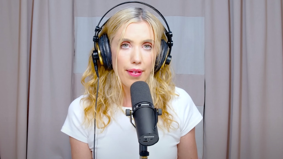 Laura Clery's Dating History Explained - Mandatory